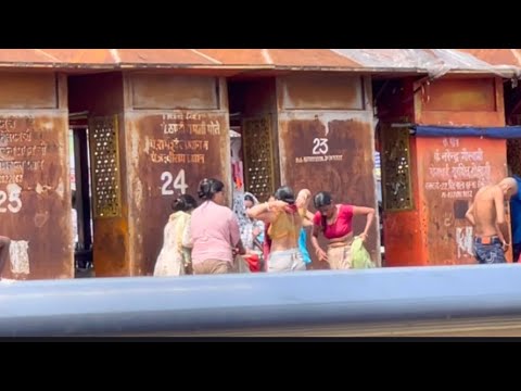 Ganga snan in open | girl bath in open | magh mela ganga snan  #gangabath #gangasnan2025 