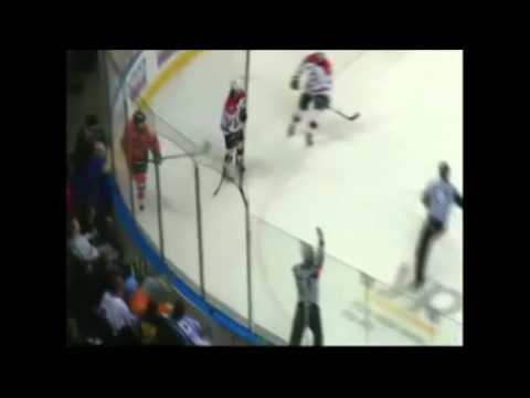 Matt McCready elbow to Andrew Courtney's head. Mavericks vs. Sundogs 4 ...