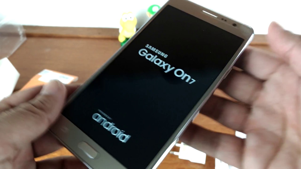 Unboxing Samsung On7 - YouTube