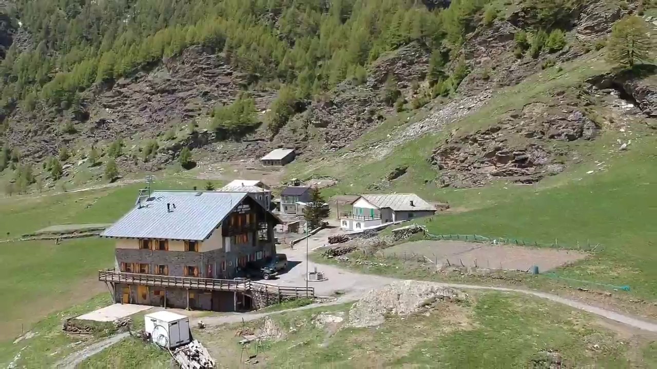 Val Pellice, Bobbio Pellice, da Villanova alla conca del Pra , rifugio ...