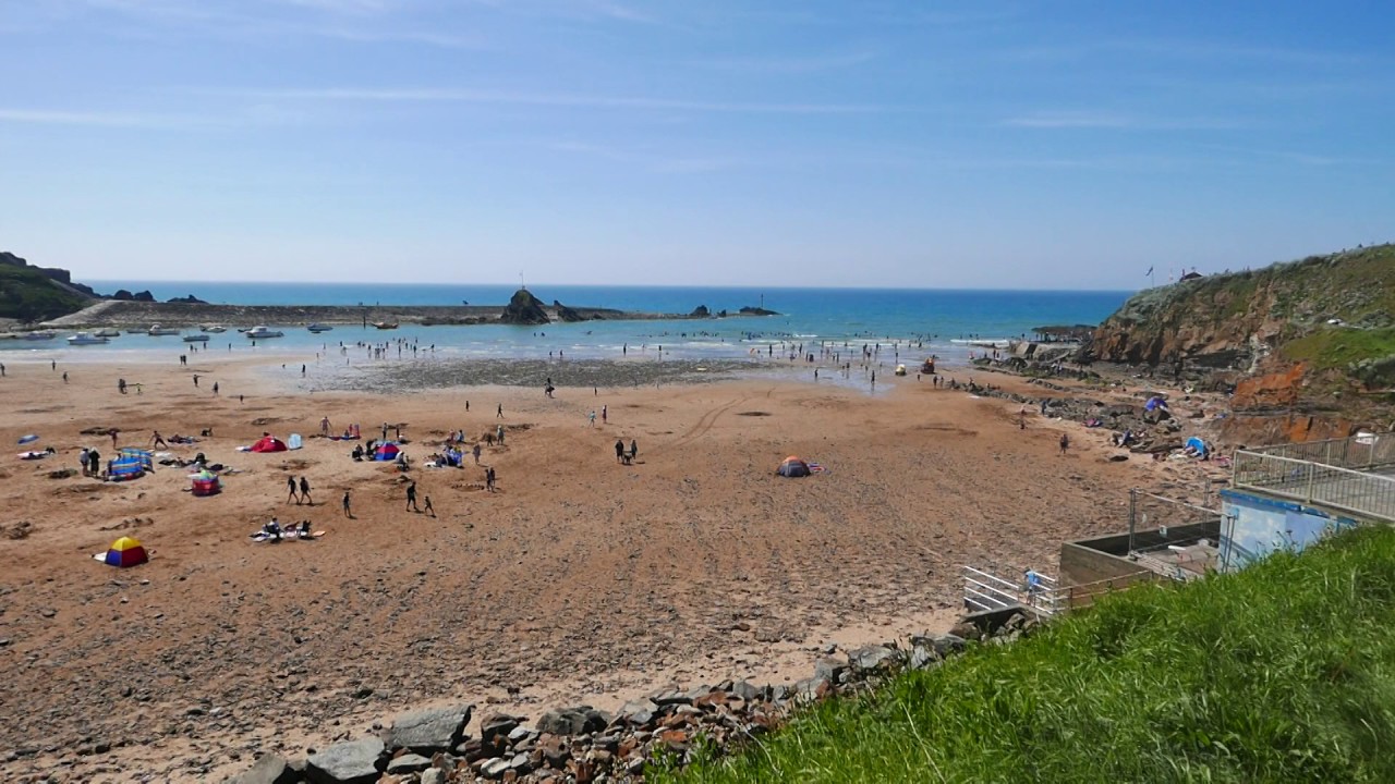 Summer afternoon on the beach at Bude - YouTube