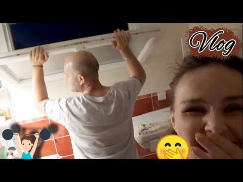 [. VLOG .] Doudou fait ses haltères 🏋🏻‍♂️ avec la fenêtre... 🤣\