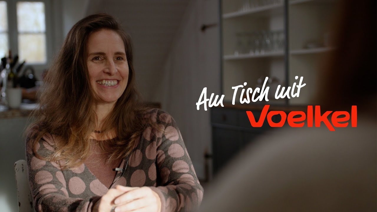Am Tisch mit Simone Britsch | Aus dem Ökodorf Sieben Linden - YouTube