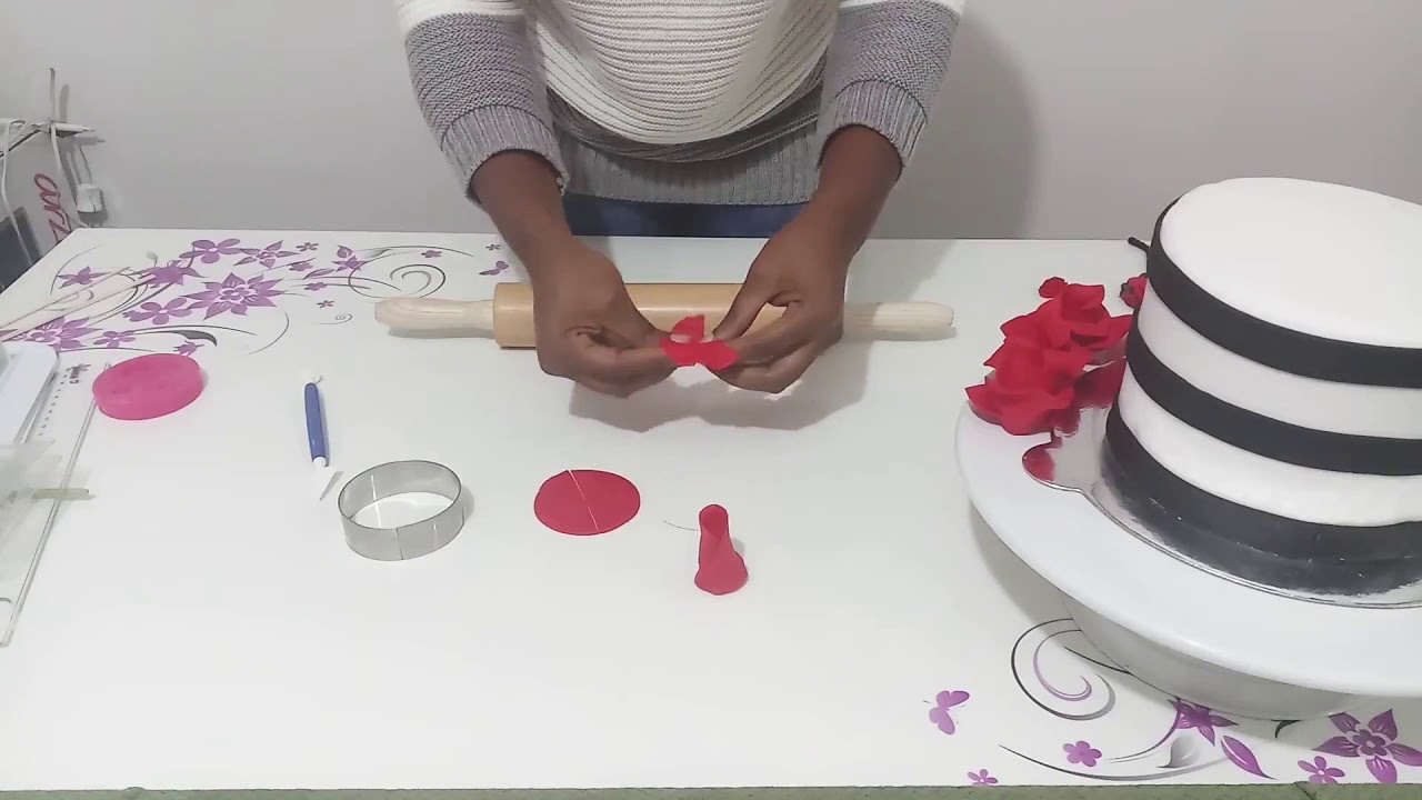 How To Make Easy Fondant Roses YouTube how-to-make-easy-fondant-roses-youtube
