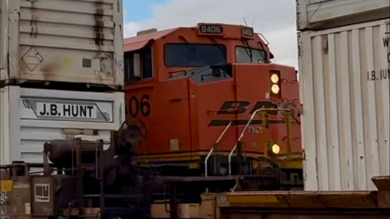 BNSF Race - Needles Sub Traffic - Part 5 - 3/11/25 - YouTube
