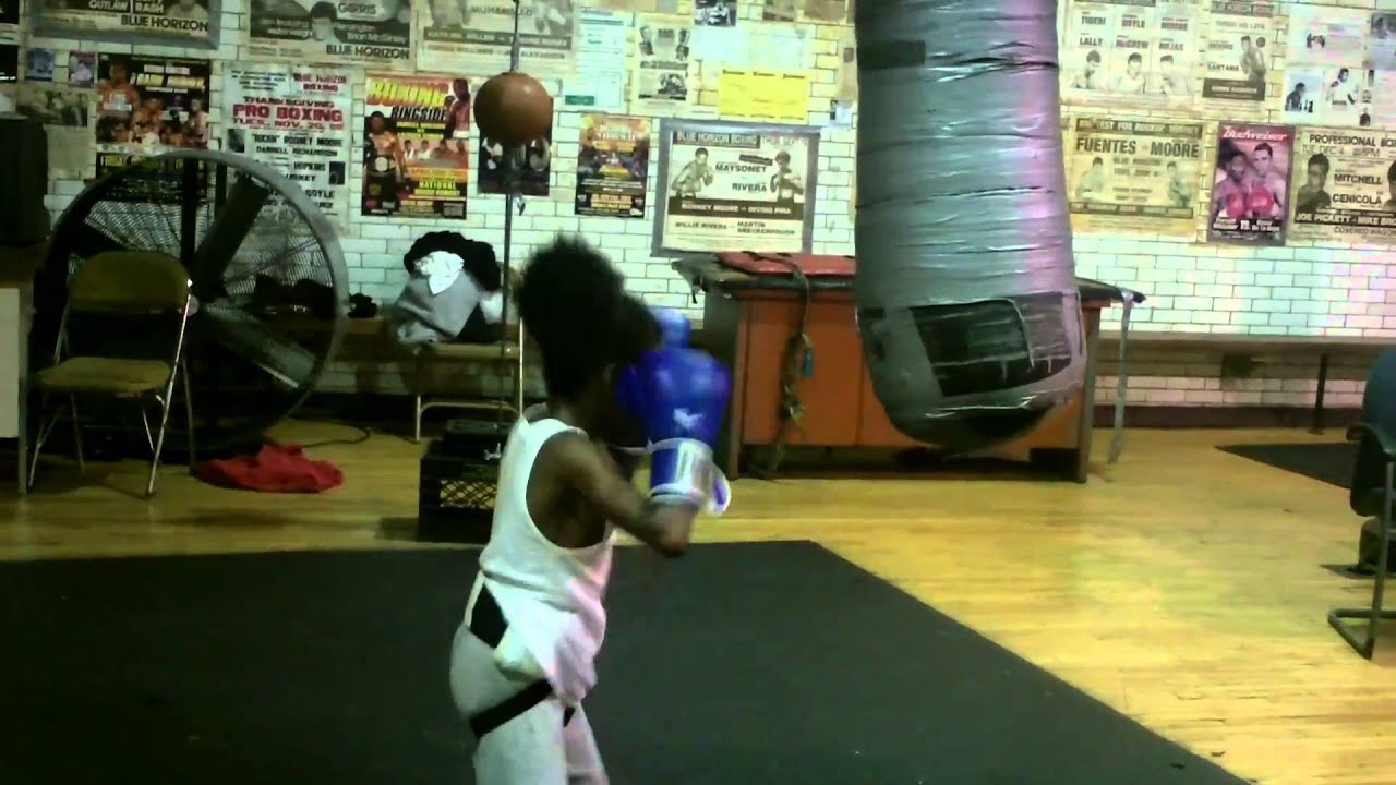pacquia,steven foster 8yr.style boxing - YouTube