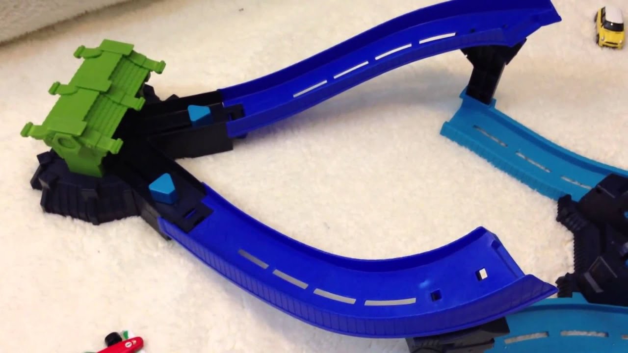Disney Cars 2 Tokyo Spinout Race Track Speedway Launcher Playset ...
