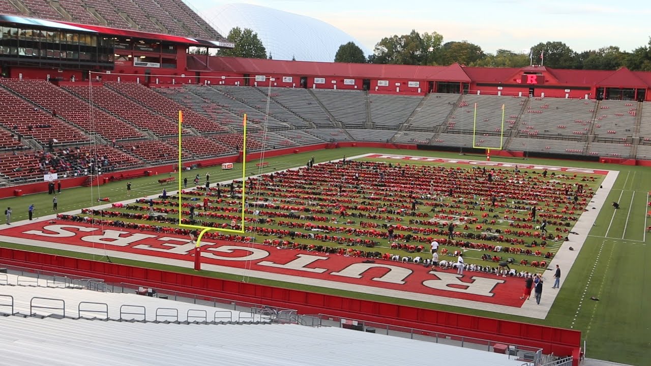 Rutgers attempts world record for planking - YouTube