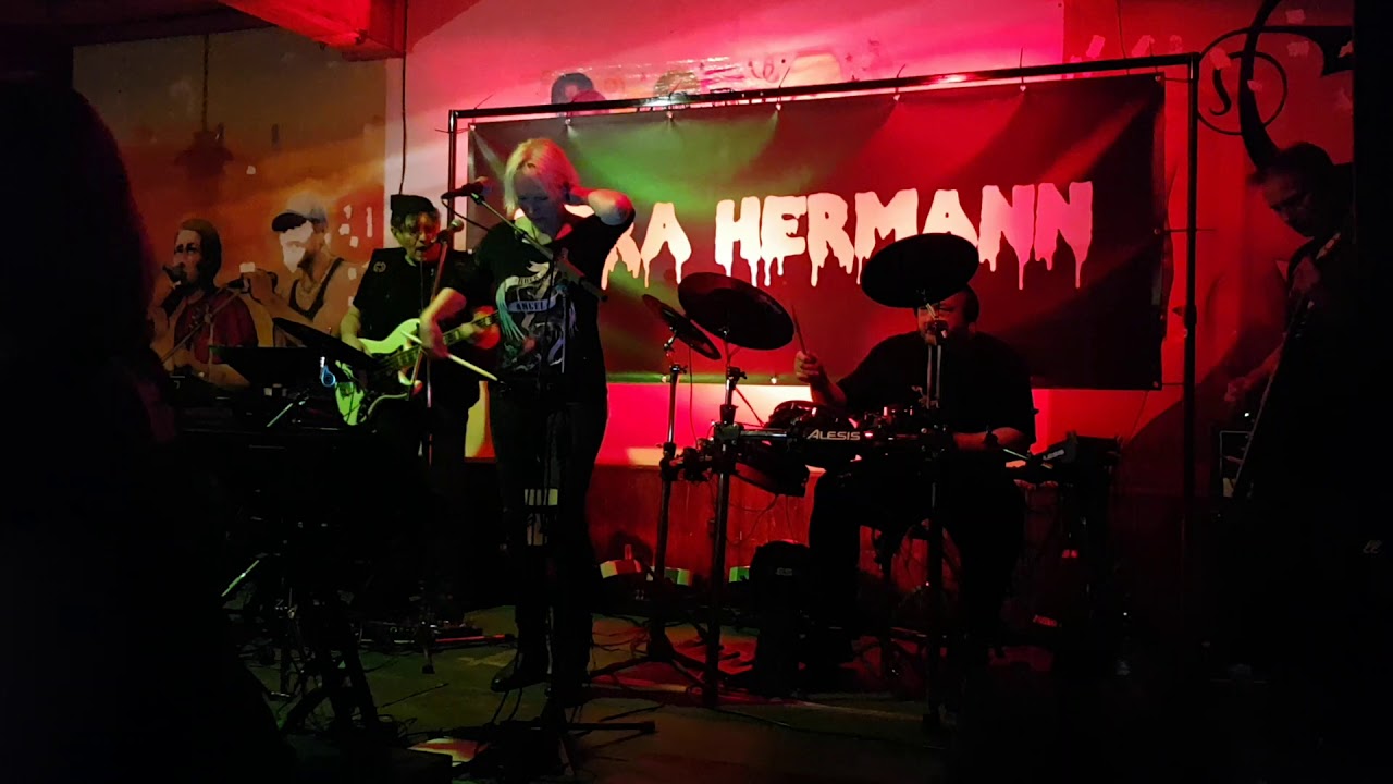 VERA HERMANN Eye of the tiger (Survivor cover) - YouTube