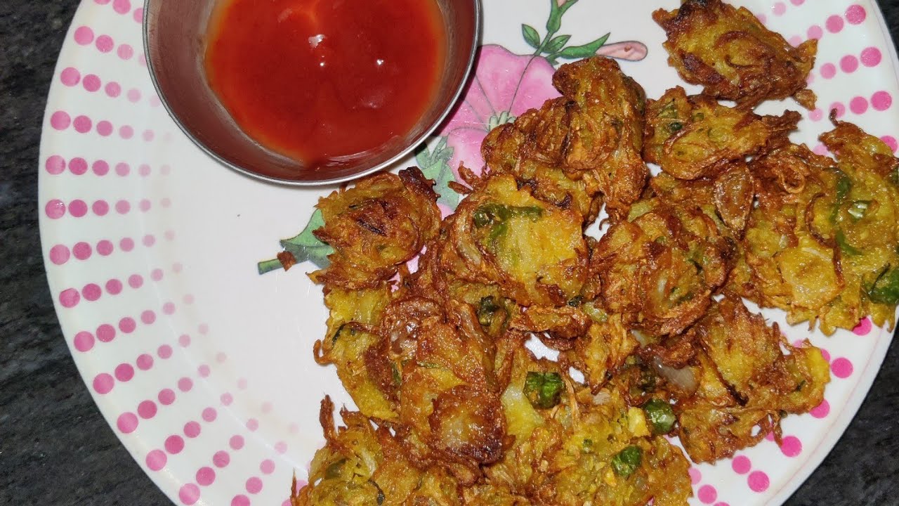 CRISPY ONION PAKODA RECIPE|| PYAAZ KA PAKODA|| KANDA BHEJIYA IN 2 ...