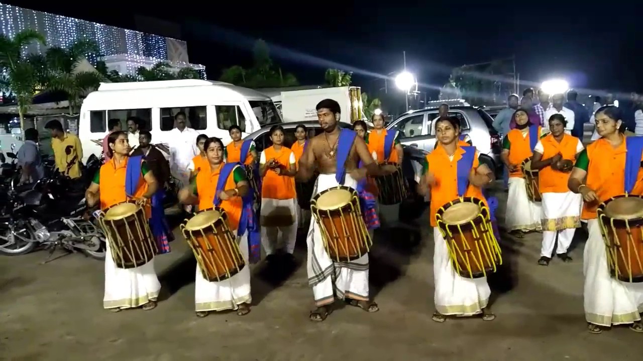 A Classical Kerala Hindu Wedding music dance - YouTube