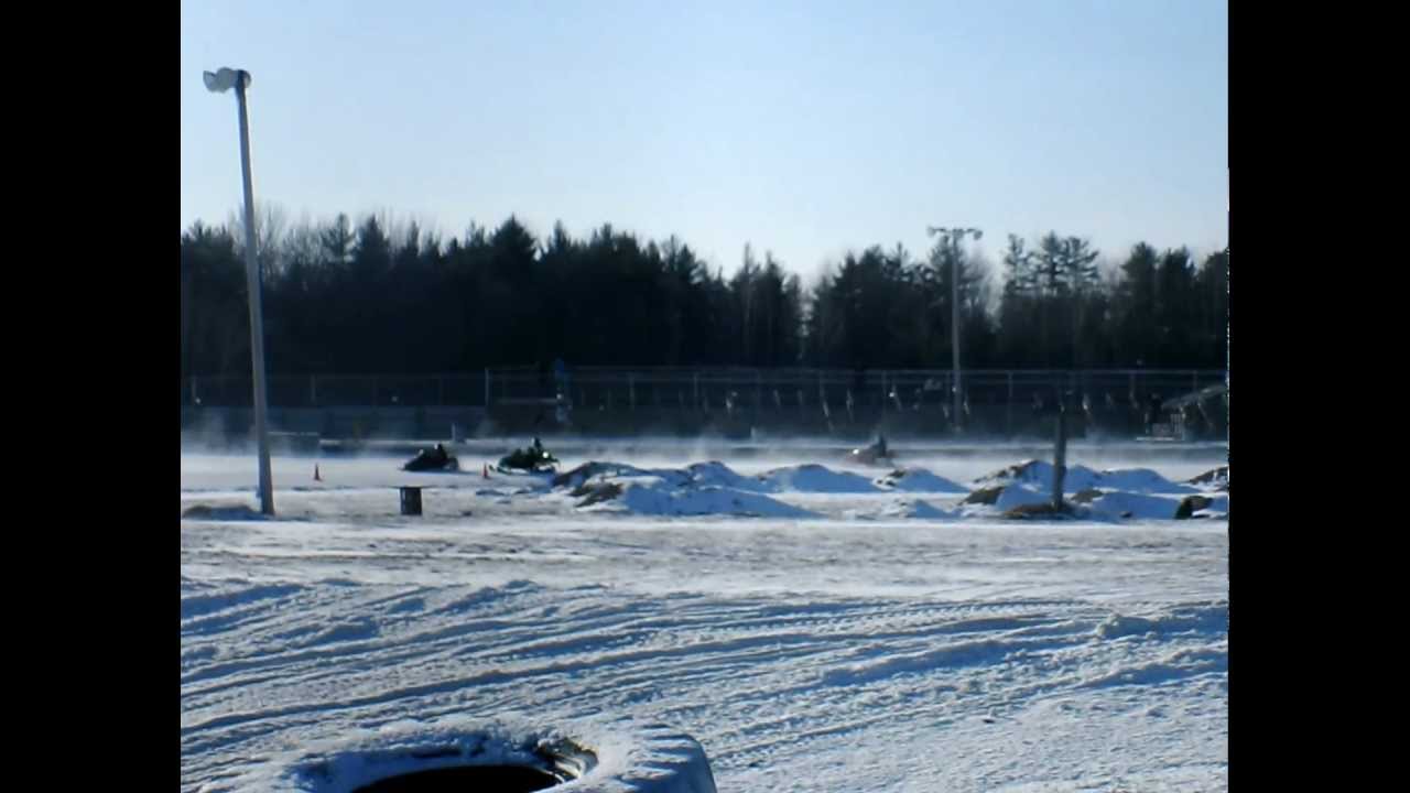 Snowmobile Amateur Oval Track Racing - Brighton, ON - 800 Final.MOV ...