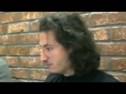 IM SERKAN SOYSAL DİNLİYORMUŞ GİBİ YAPIYOR