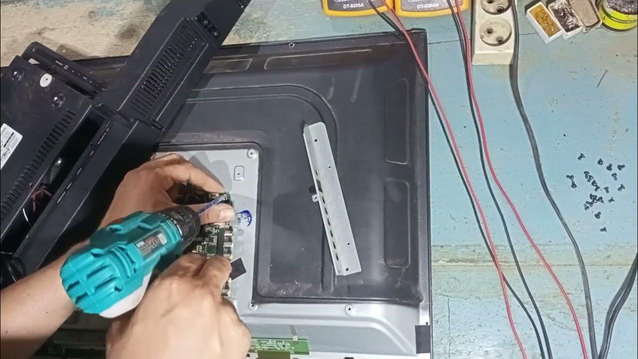 شاشه 32 Ultra عيب رعشه في الشاشه كان واضح انه ليدات بس طلع عيب تاني هام جداجدا Youtube