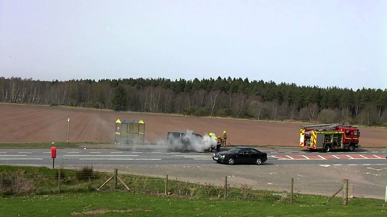 Land Rover Discovery 2 on fire part 3 - YouTube