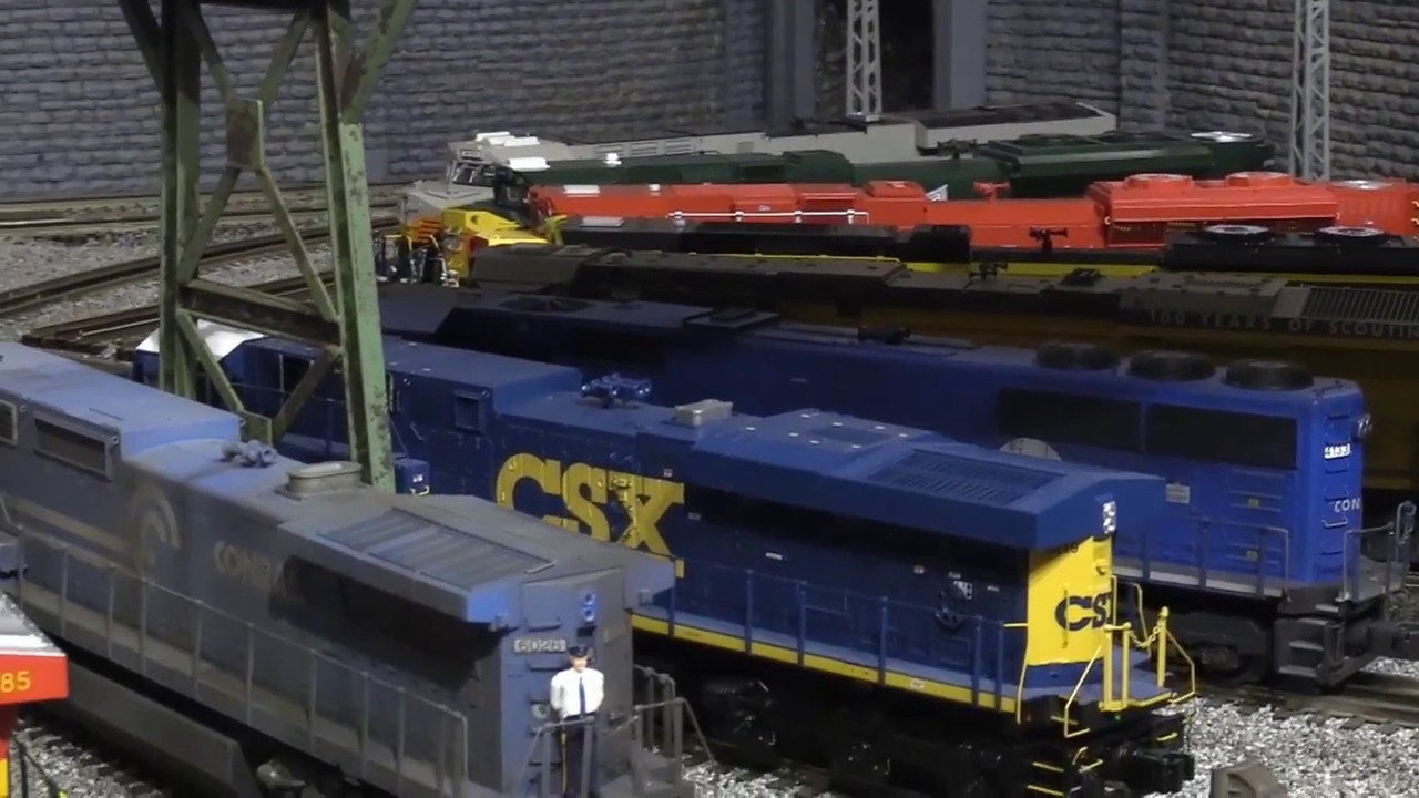 Eric Siegel O Gauge 3 Rail Layout. - YouTube