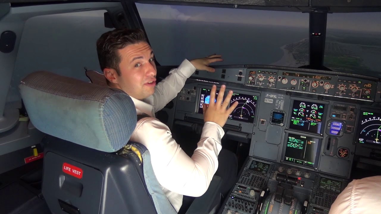 A320 NO FLAP/SLAT APPROACH - YouTube