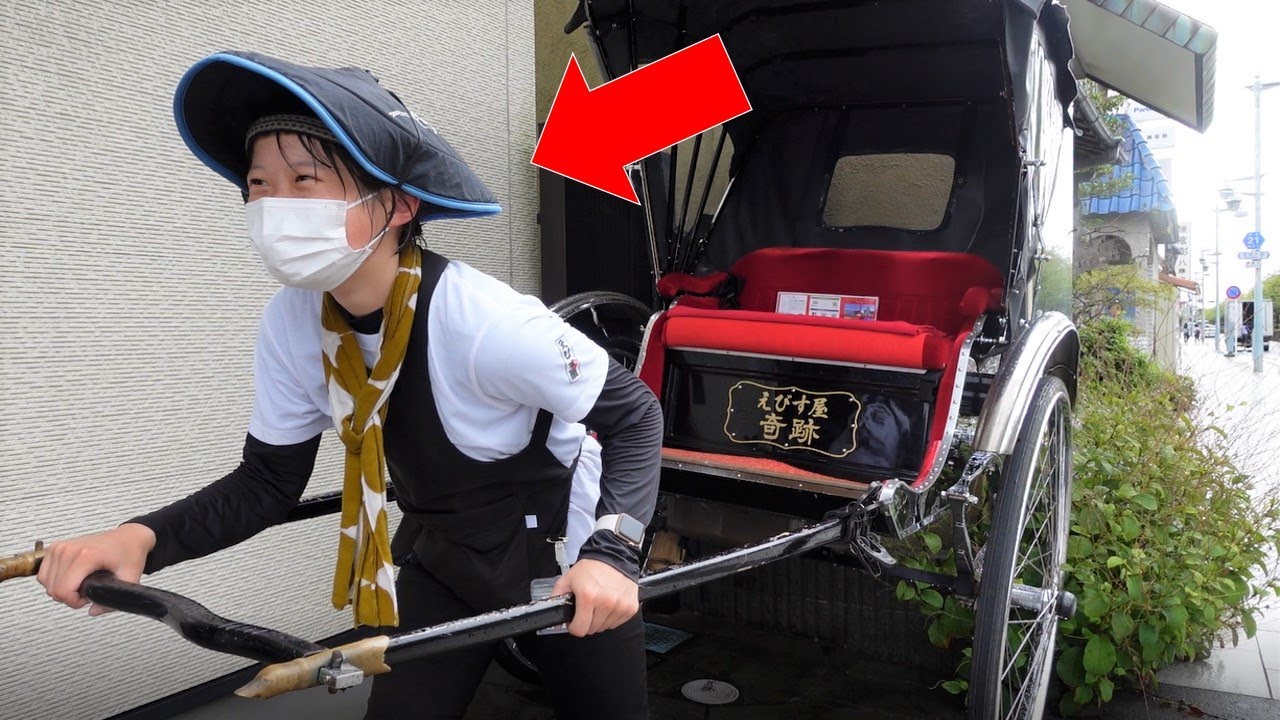 A cute Japanese girl Tsuru-chan guided me around Kamakura by rickshaw😊 ...