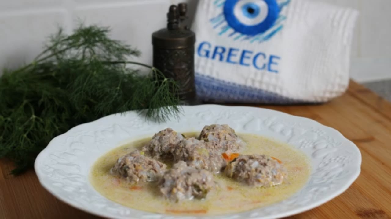 Easy Greek meatballs soup with egg lemon sauce - Youvarlakia avgolemono ...