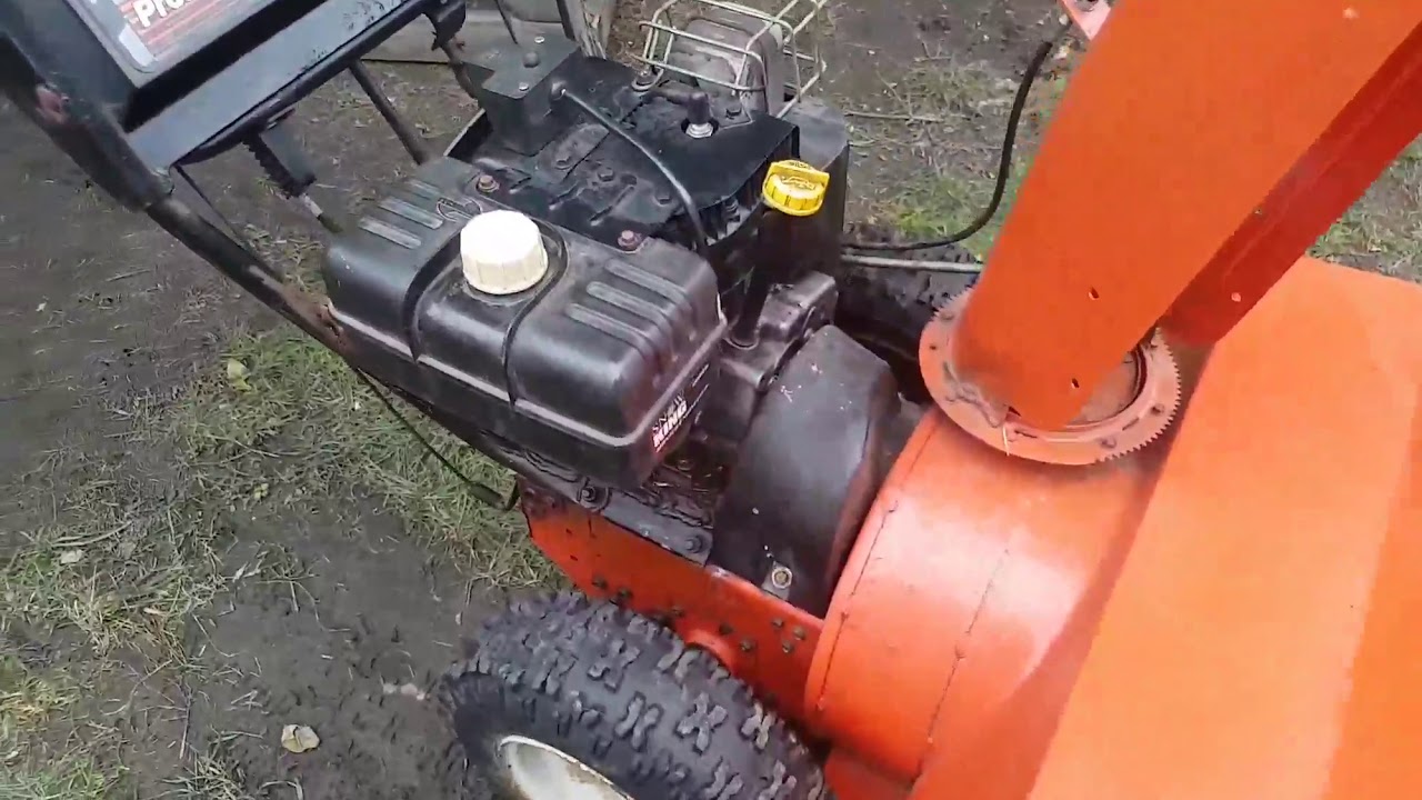 Ariens ST1028 - YouTube