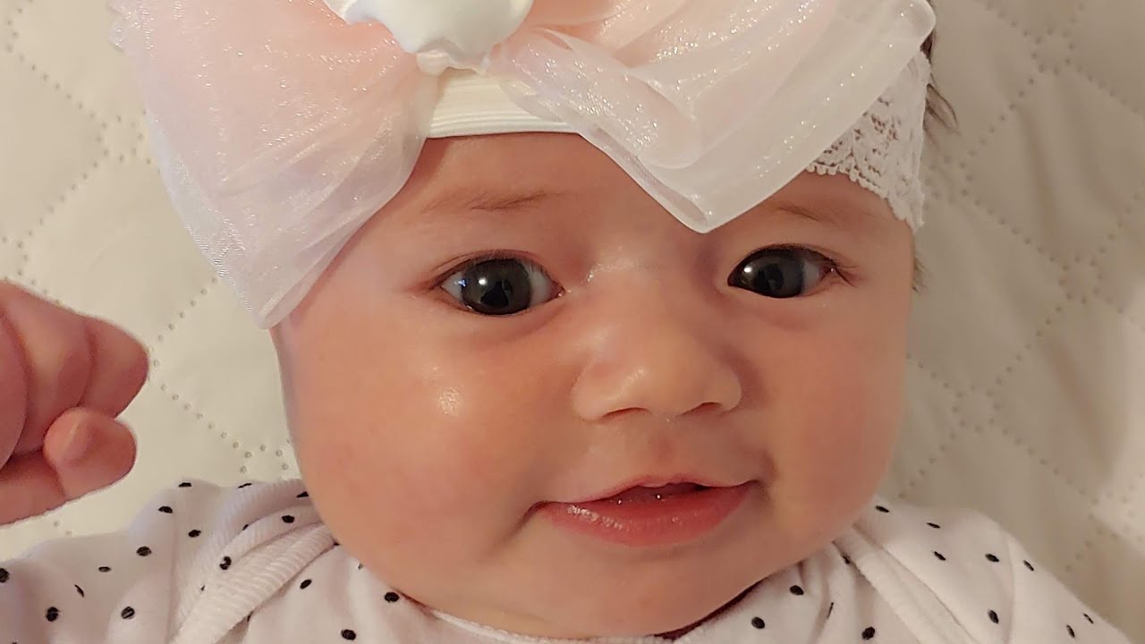 Very Cute & Little Baby Alexa is Ready for her Bottle!! #7weeks # ...