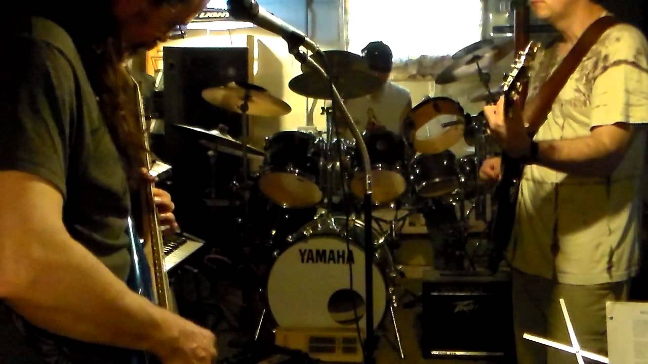 FLUFFY PSYCHO BUNNIES WHITE RABBIT - YouTube