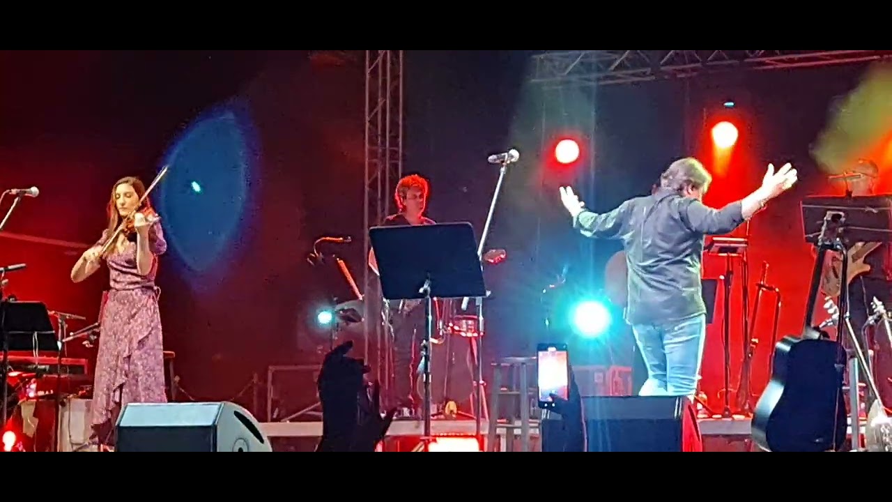 Γιάννης Κότσιρας - Φως live στο Θέατρο Βράχων - YouTube