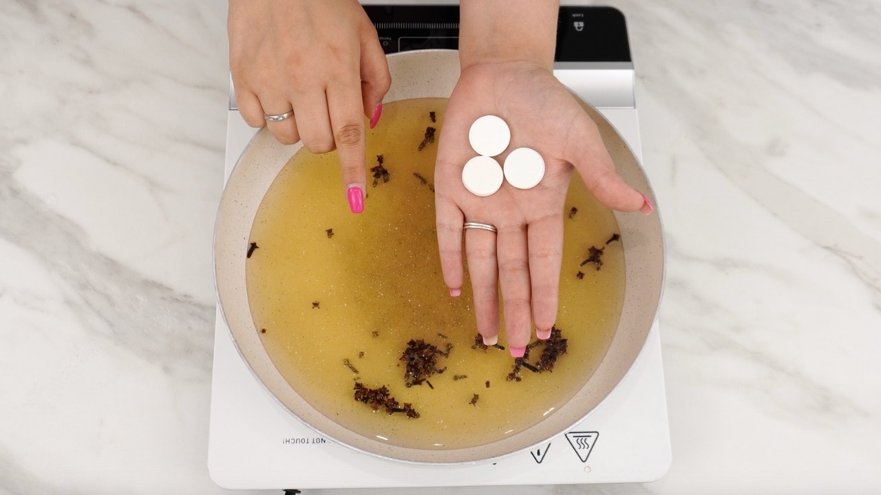 Dissolve 3 tablets, apply to windows and doors. No more bugs or roaches - YouTube