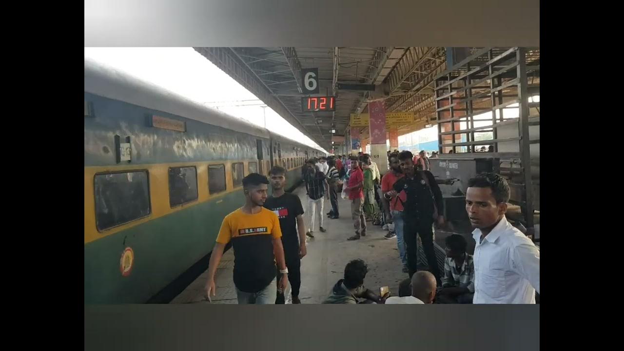 22406/Bhagalpur Garib Rath Express/ Departure from Anand vihar terminal - YouTube