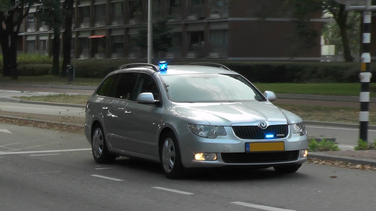 Justitie (BOT) Bijzonder Ondersteuningsteam en ambulances met spoed in ...