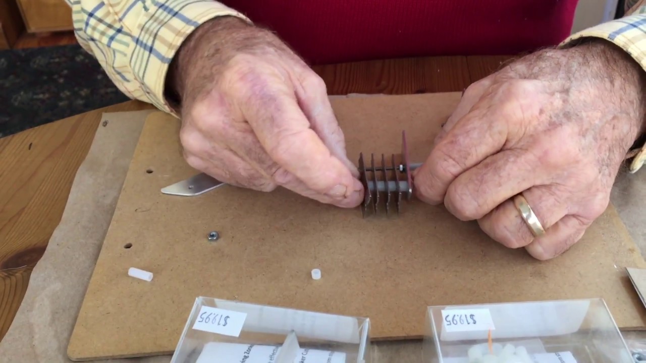 Whitetail Fly Tieing Adjusting the Zonker Jig Cutter - YouTube