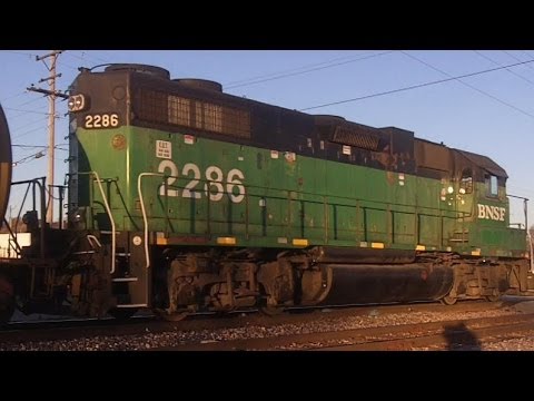 BNSF 2286, Ex-BN GP38-2, Bettendorf, IA - YouTube
