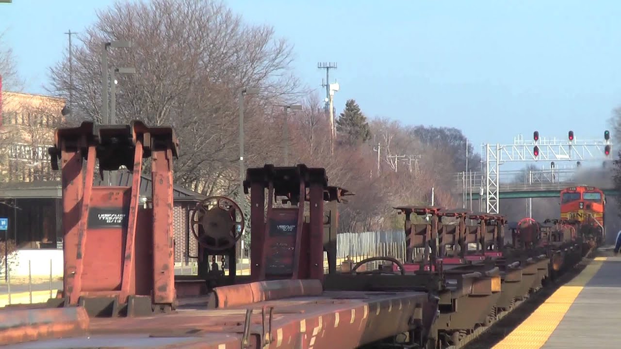 Amtrak at Naperville Station (2) - YouTube