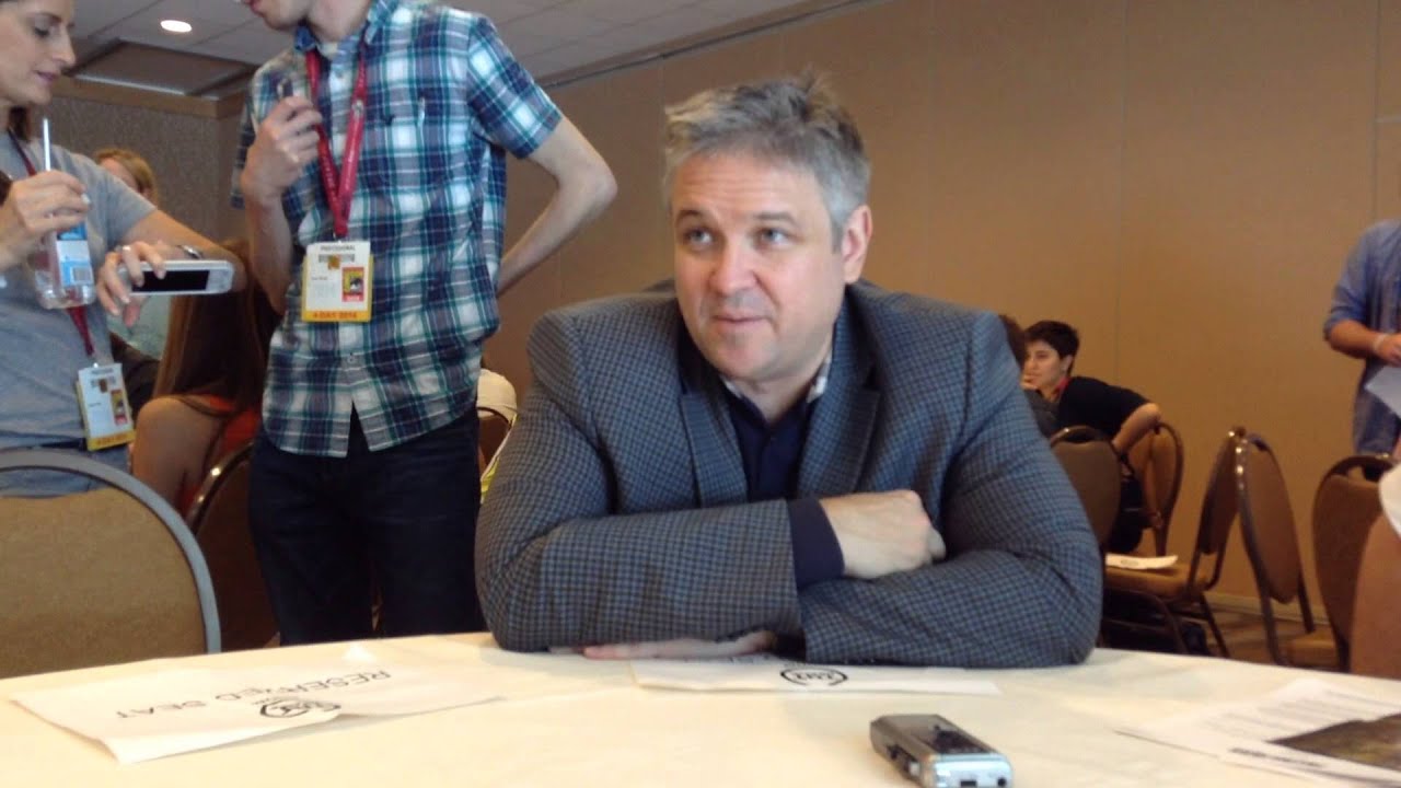 Falling Skies Interview: EP David Eick Praises Noah Wyle - YouTube