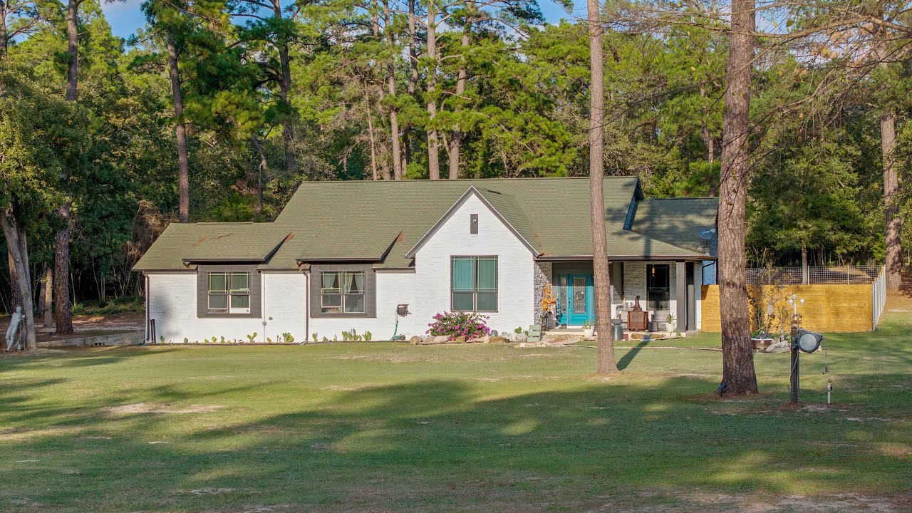 402 Pine Tree Loop - YouTube