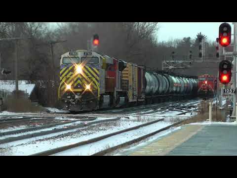 CN Train 368 Races CN Train 120 Eastbound January 9, 2025 - YouTube