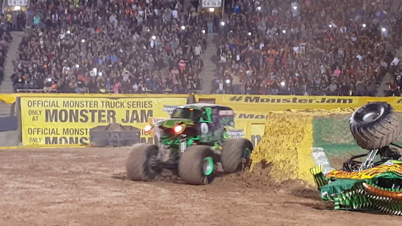 Monster Jam - Grave Digger driven by Charlie Pauken - YouTube