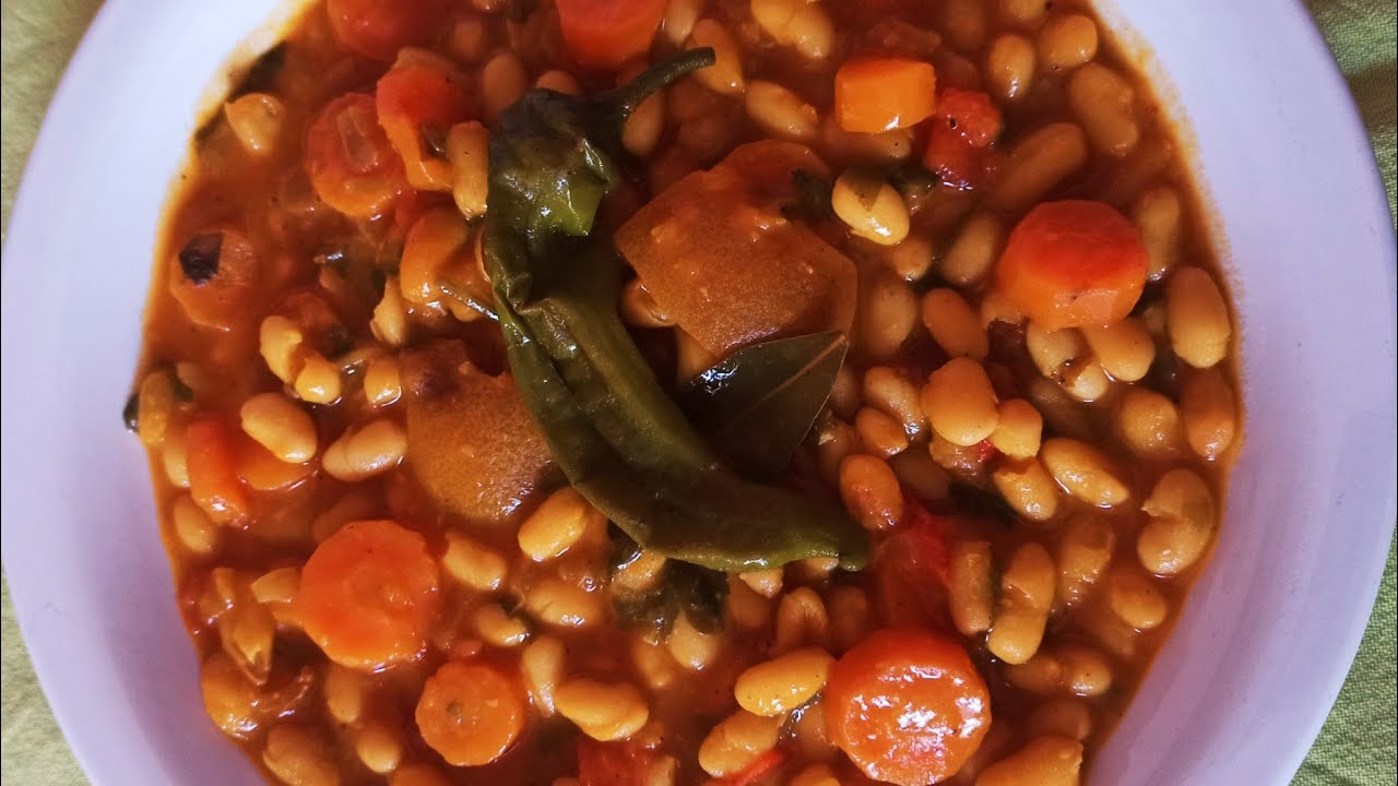 لوبيا بيضاء بالجزر والكرافس طريقة ساهلة وبنينة 😋😋 Youtube