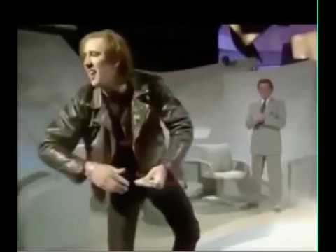 Nicolas Cage entrance on Wogan 1992 - YouTube