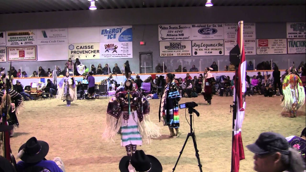 Women's Traditional - 2015 Roseau River First Nation Annual Contest Pow ...