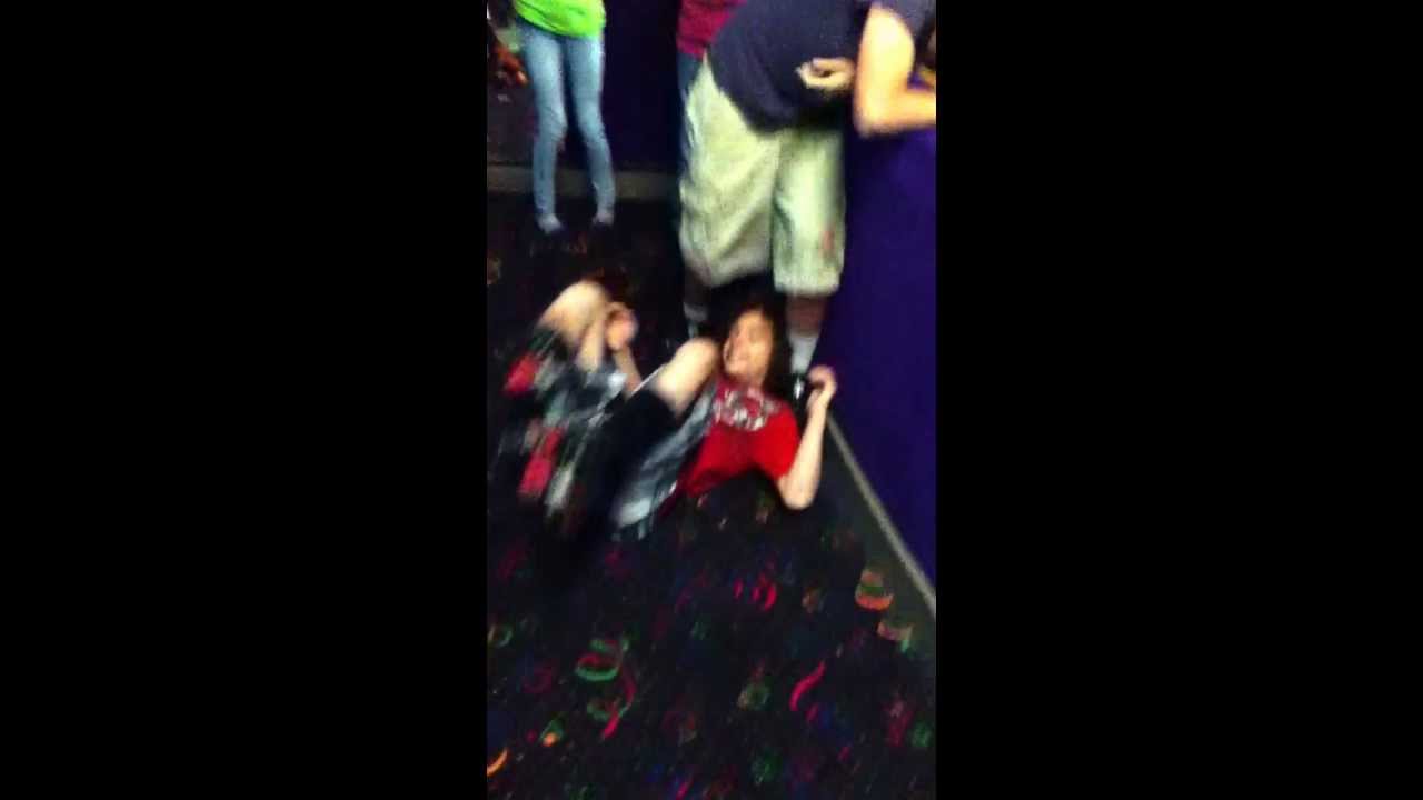 People slamming heads against the wall - YouTube