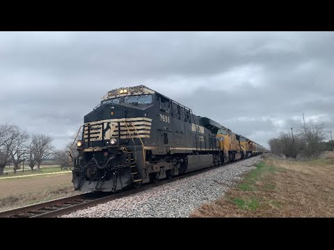NS 7696 Leads a Southbound MWTSA through Holland Tx - YouTube