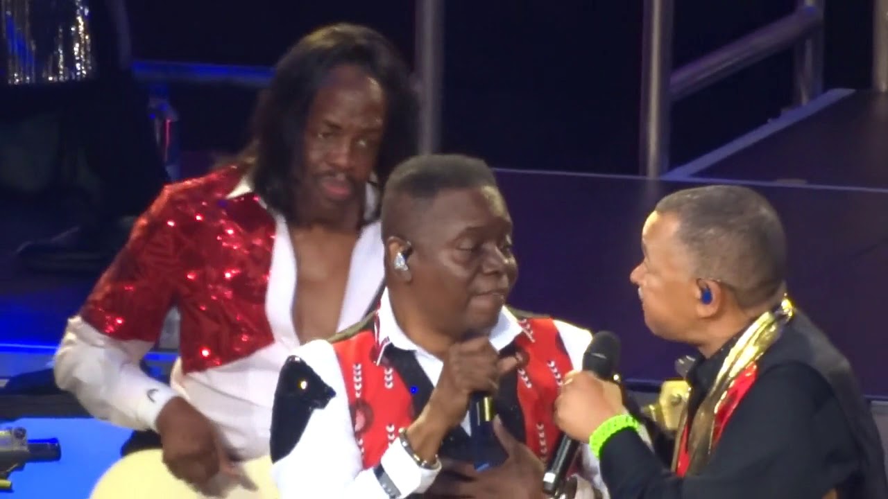 EARTH WIND AND FIRE LIVE 2018 Full Concert in HD - YouTube