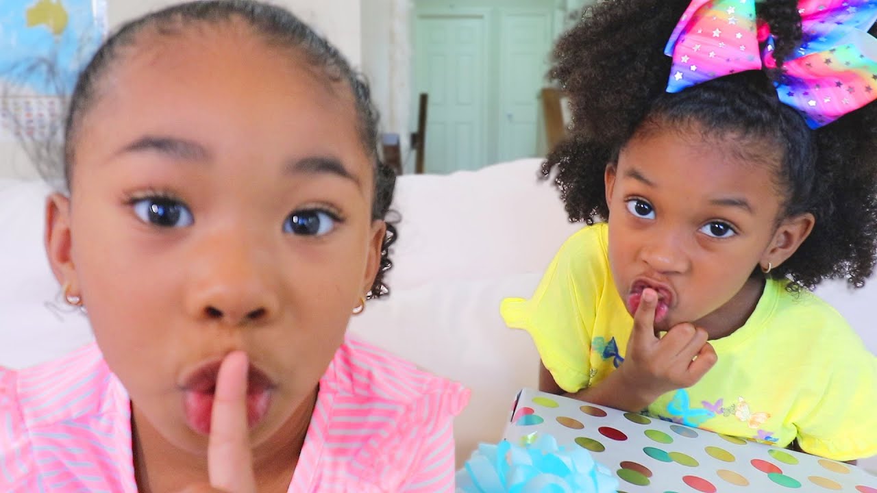 Shhh! 🤫 Please Don't Tell On Us 🥺 | Sekora & Sefari Play w/ Polly ...