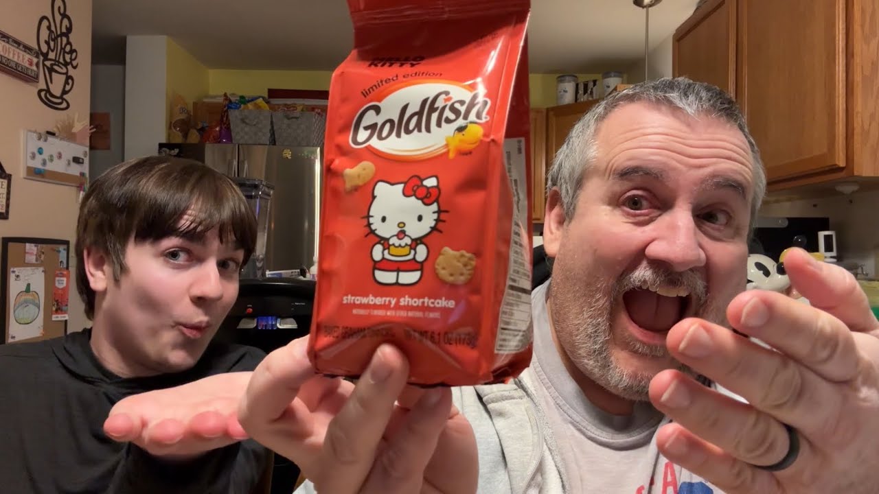 Goldfish Strawberry Hello Kitty Goldfish Cookies - YouTube