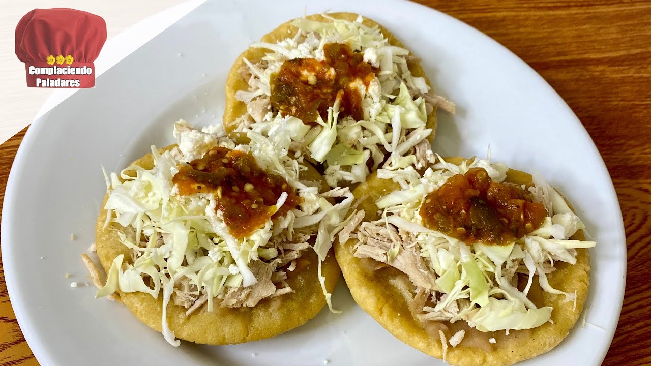 Sopes con Carne de Puerco | Pork meat Sopes - YouTube