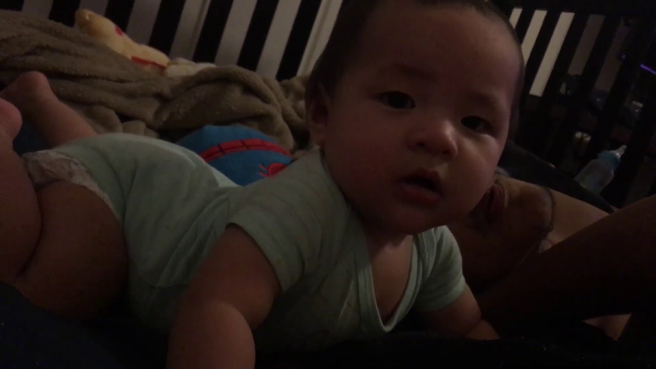 Growling 7 month old baby!! - YouTube