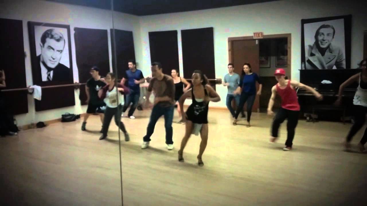 Salsa at Debbie Reynolds dance studio on Saturdays - YouTube