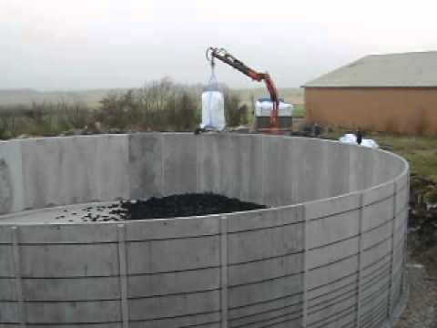 Hexa-Cover(R) Floating Cover Installation Empty Tank.MOV - YouTube