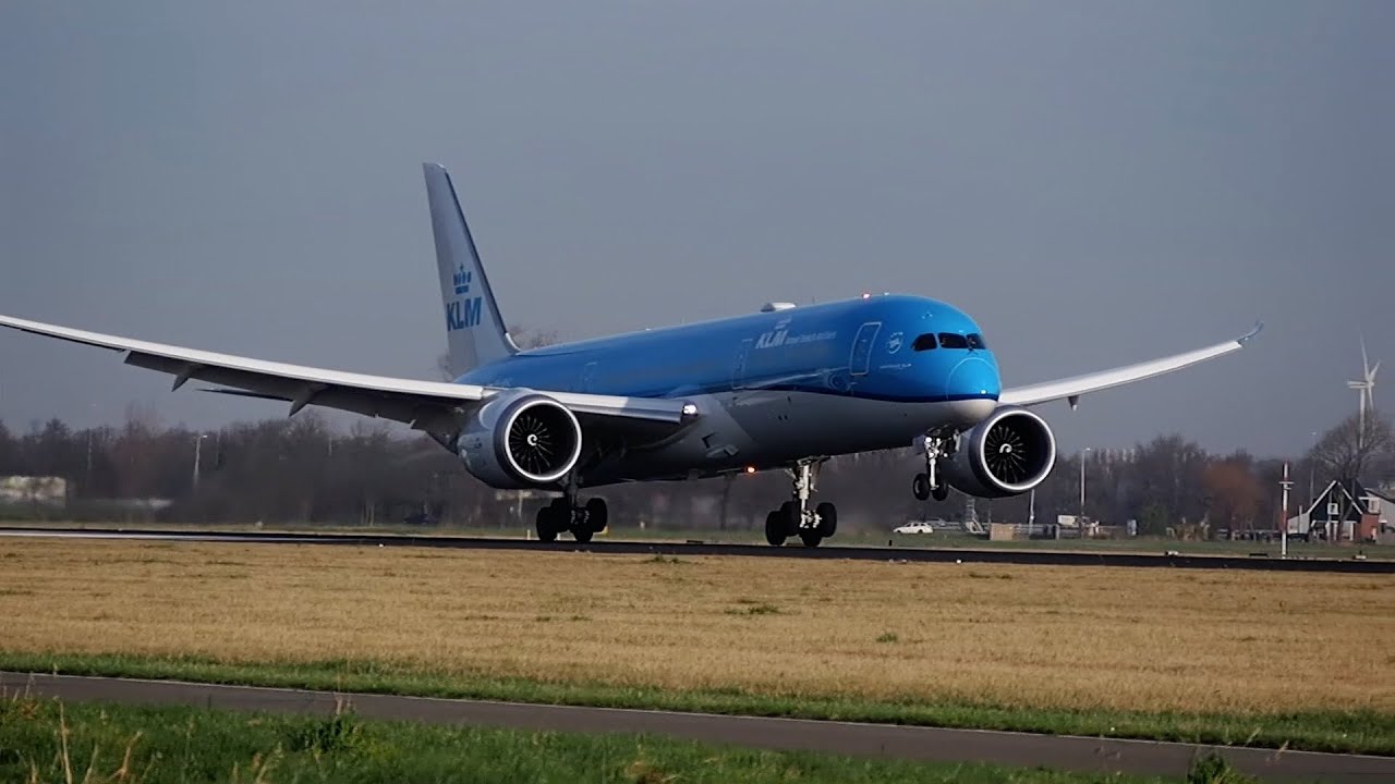 KLM 787-9 PH-BHC 'Sunflower' Dreamliner Crosswind Landing - YouTube